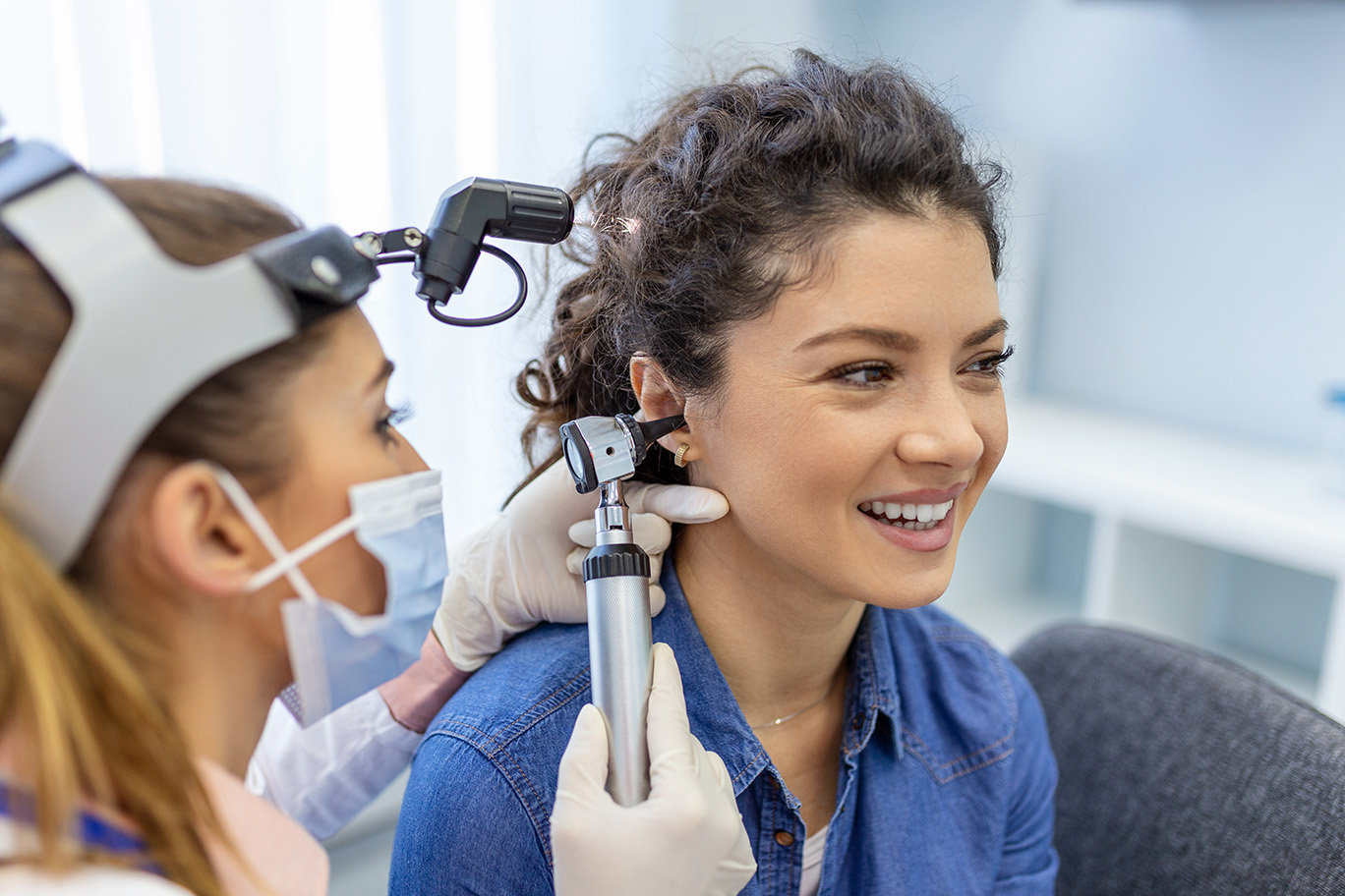 Signs Of Hearing Loss 22 02 2023 Rawlings Opticians Blog
